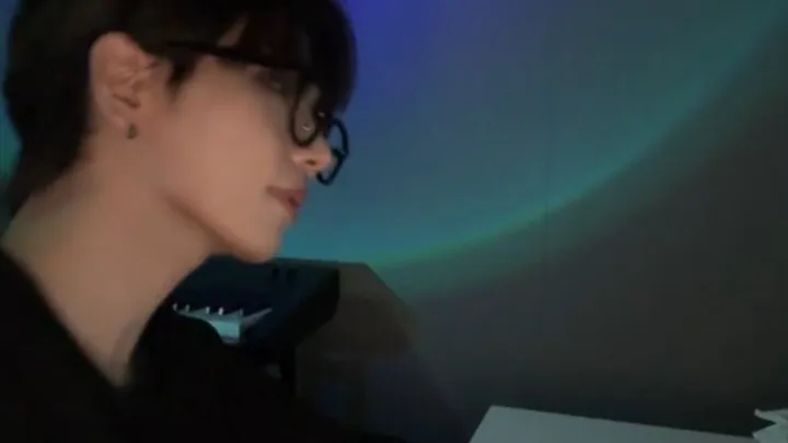 第1話： 🚪 " めったに笑わない彼女が笑っていたら （ If I say I love you ）｜無料スマホ夢小説ならプリ小説 byGMO